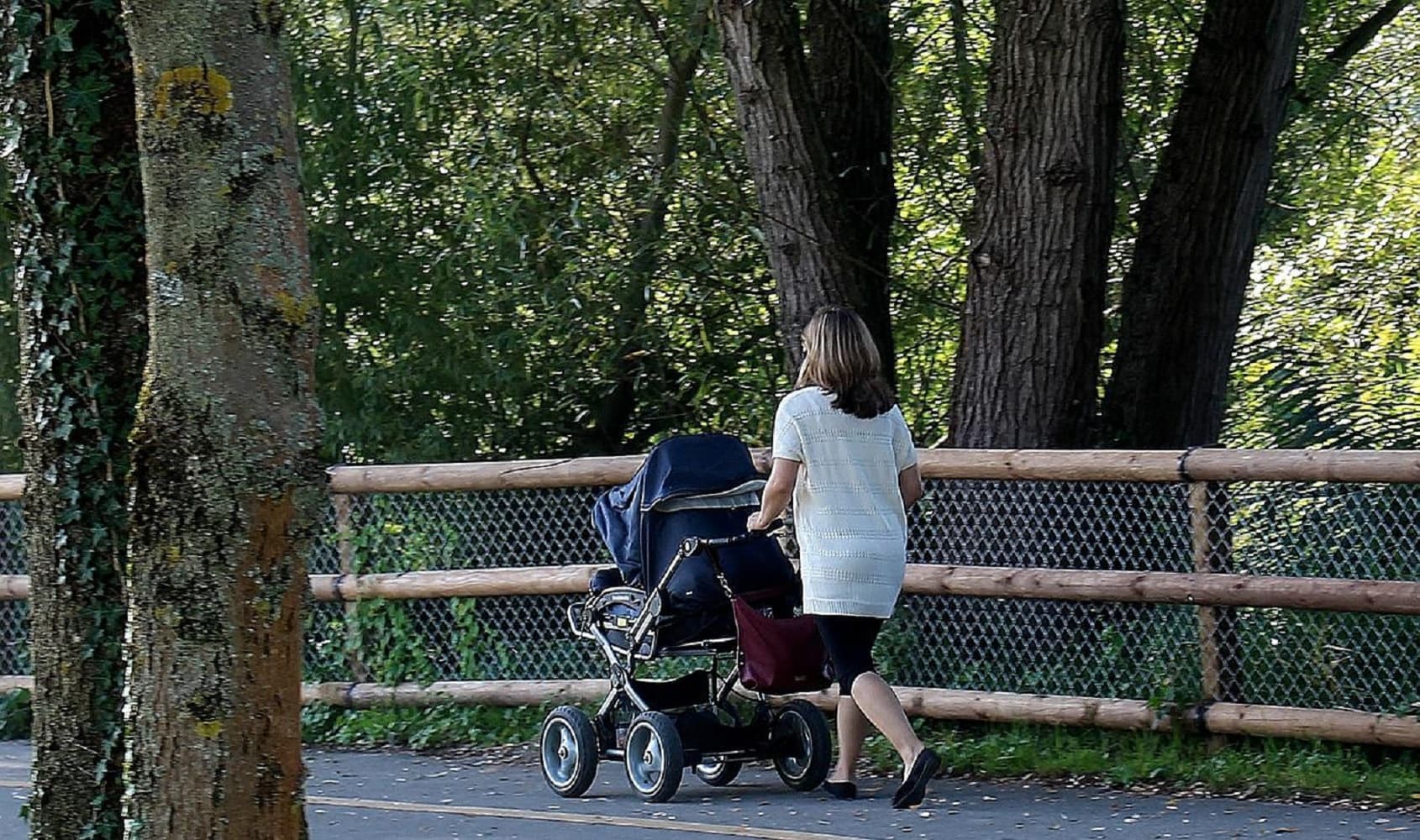 Fun Things To Do With A Baby Outside The House - 16 Infant-friendly ...