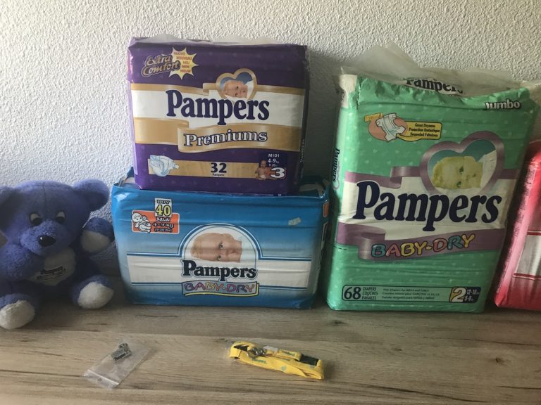 Vintage Pampers (Historical Diaper Pictures) • My Mom's a Nerd